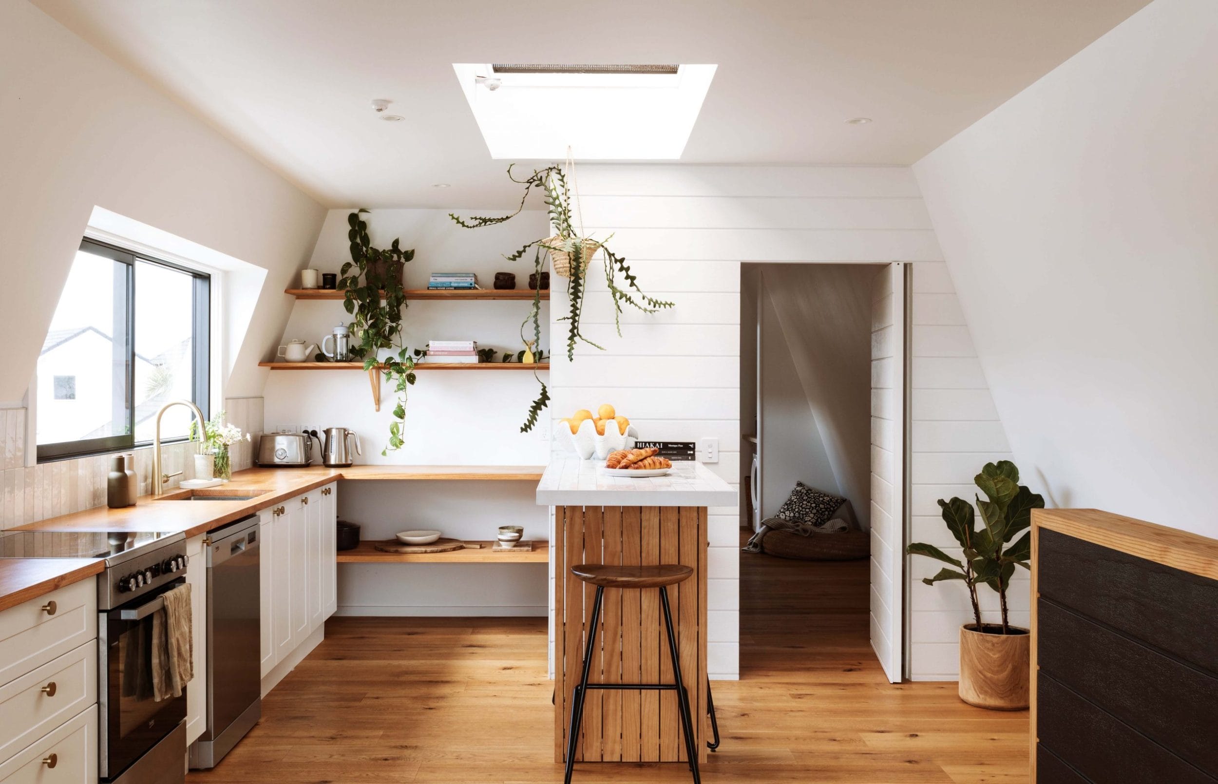 This run-down building is now a sunny apartment and stylish co-working ...